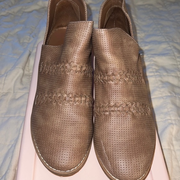 Universal Thread | Shoes | Universal Thread Ankle Boots | Poshmark